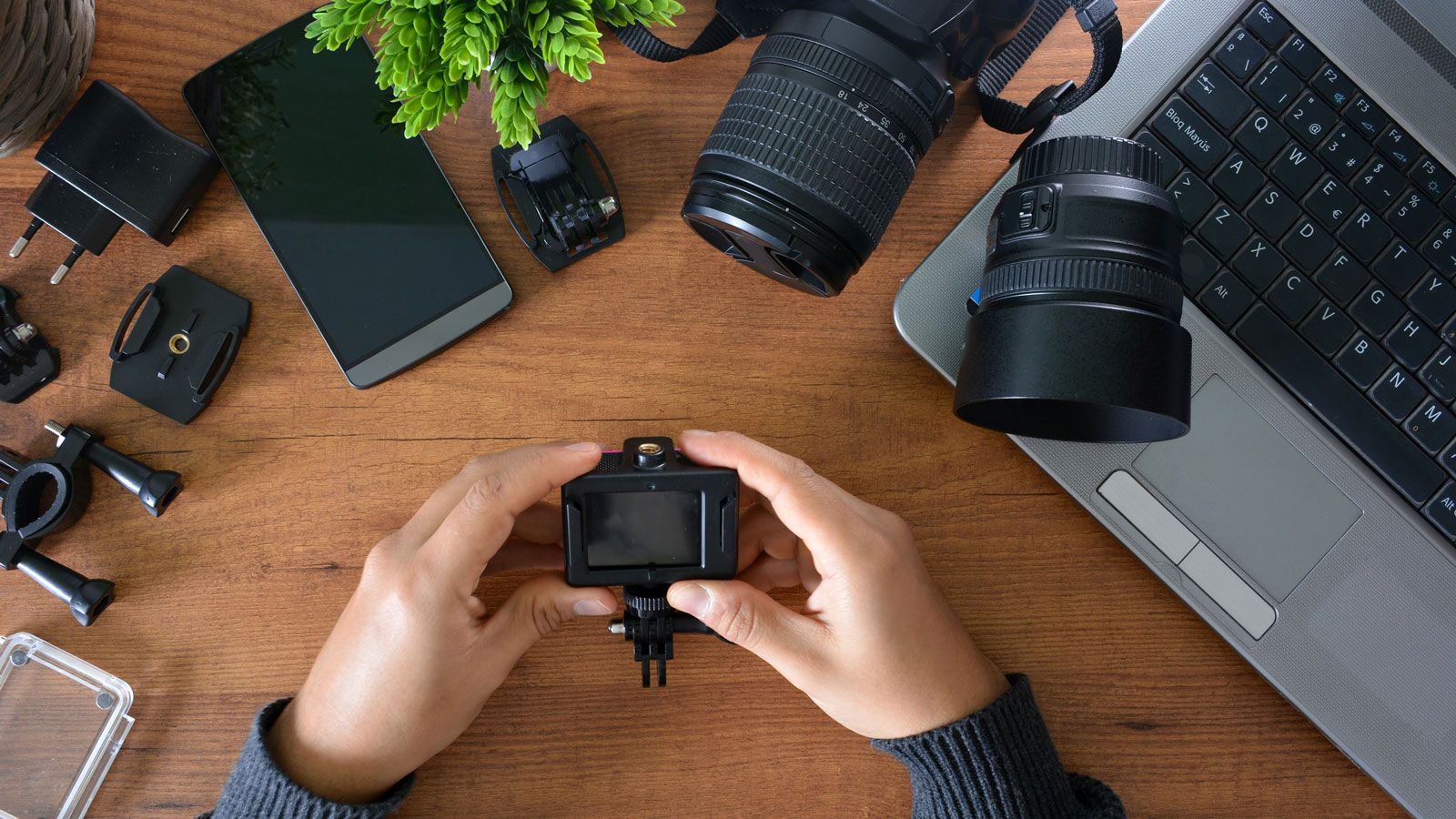 The Best Smartphone Camera Attachments